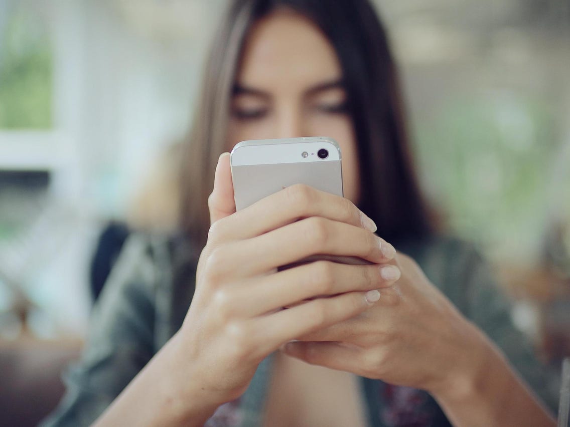 What iOS Apps Allow You to Video Chat With Random People? - BrandFuge